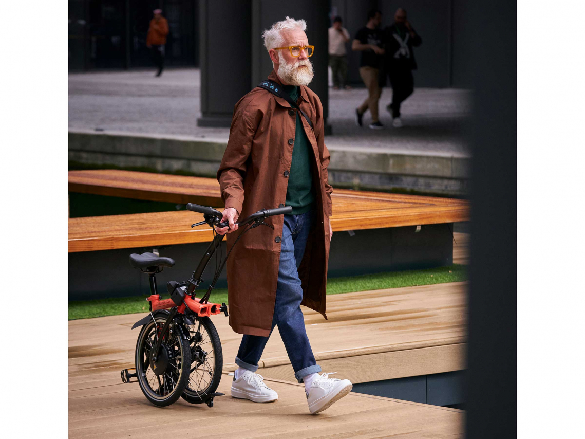 Brompton Electric C Line Explore Midden Vuurkoraal M6L-mFC-rBK-eFCB-AVY ...