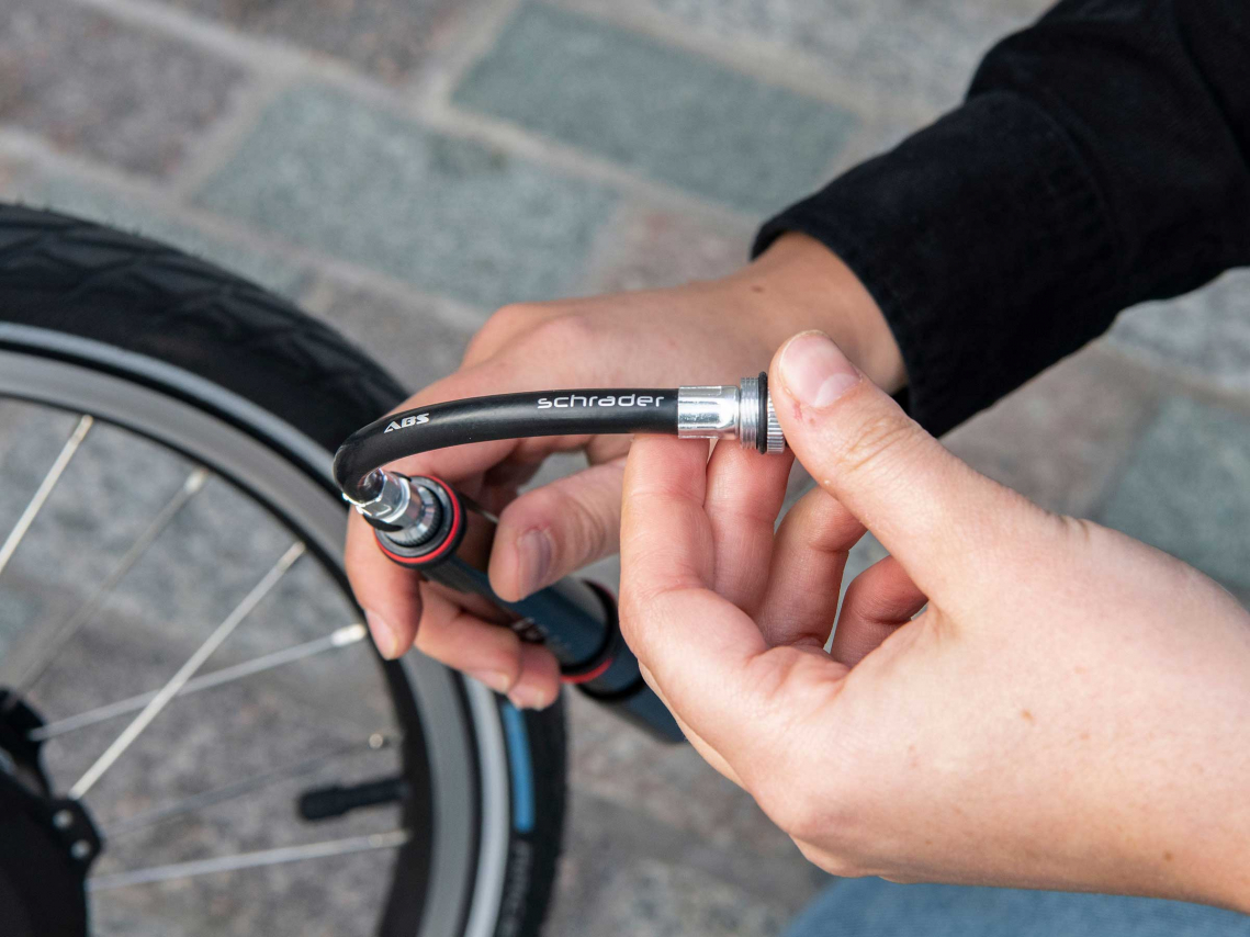 Brompton - Lezyne Pomp incl. Bevestigingen Q102523 - Vlerick Fietsen